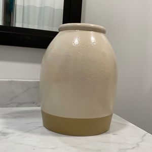 Threshold | Accents | Nwt Threshold Stoneware Beige Vase | Poshmark